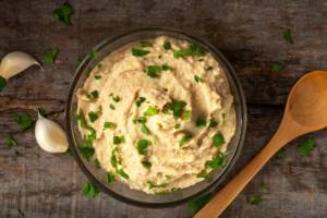 Come fare la purea di fave: la ricetta facile della crema