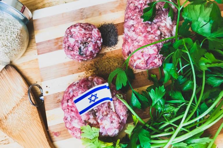 Che cos'è la cucina kosher: precetti e ricette tipiche ebraiche