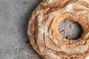 Strazzata di Avigliano, la ricetta della focaccia della Basilicata