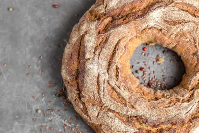 Strazzata di Avigliano, la ricetta della focaccia della Basilicata