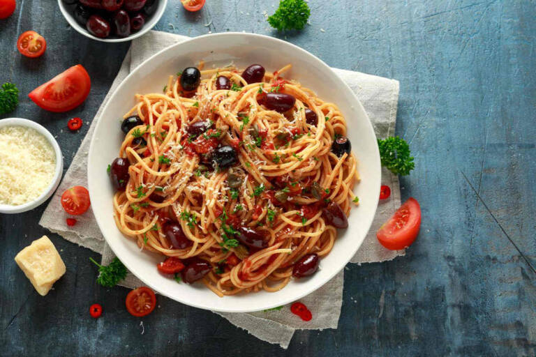 Spaghetti alla Turiddu: ricetta siciliana originale e facilissima