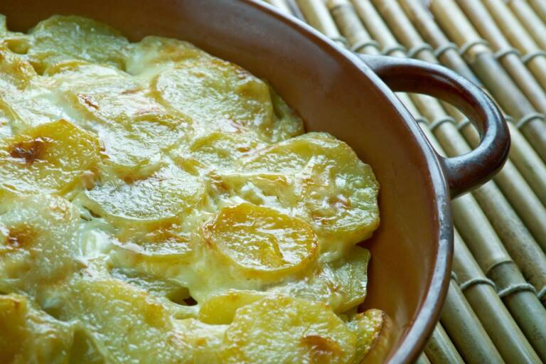 Pommes Anna, come preparare la ricetta delle patate Anna