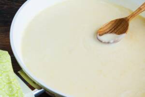 Fonduta di Parmigiano: la ricetta con solo due ingredienti